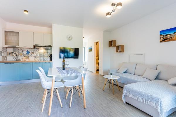 New 4 Star Apartment M&a In Town Cres - Cres