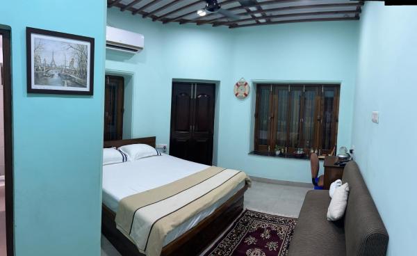 Teakwood Suite - Nokha House - Kolkata