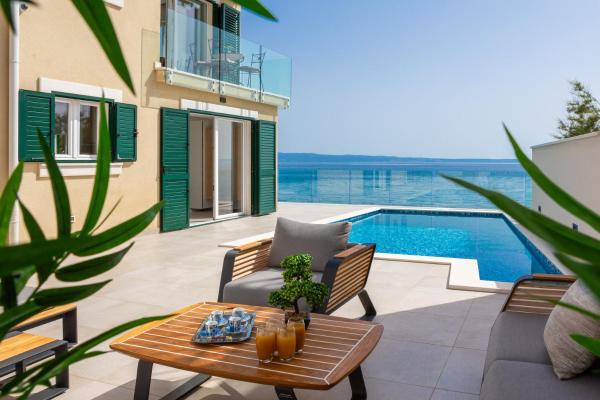 Epetium Beach Villa - Podstrana