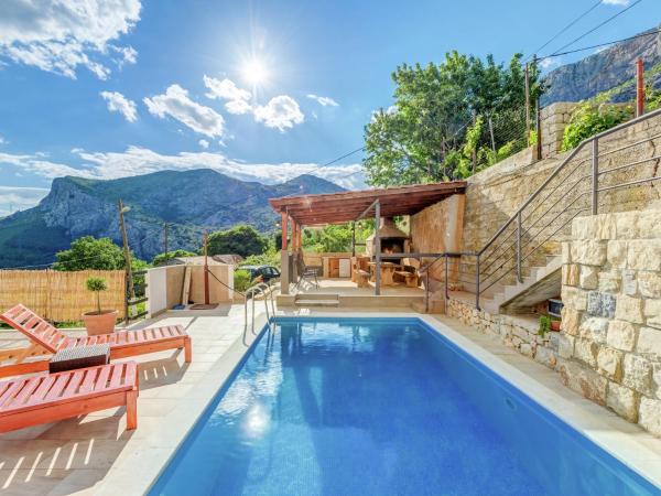 Villa In Solin With Private Pool And Garden - Solin