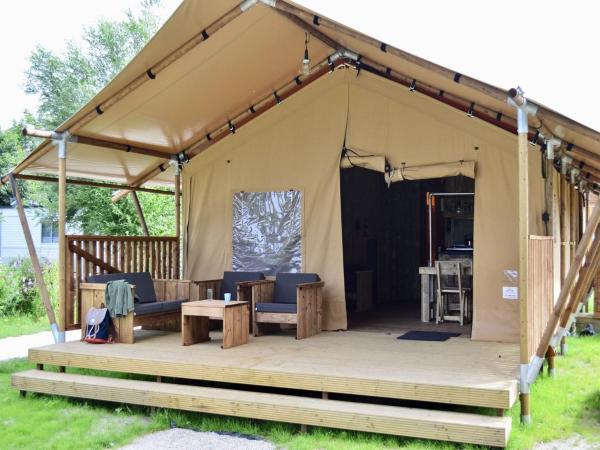 Luxury Tent With Kitchen And Shower By The Sea - Hook of Holland