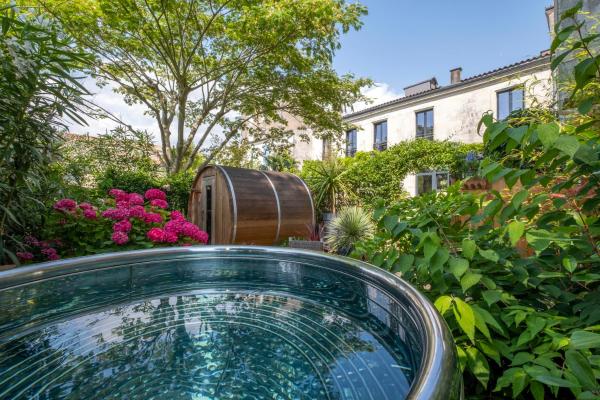 Escale Rochelaise, Gîte Urbain Avec Spa Bain Nordique Et Sauna Tonneau - La Rochelle