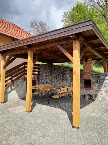Peaceful, Cosy Cottage Near Kolpa River - Slovenia