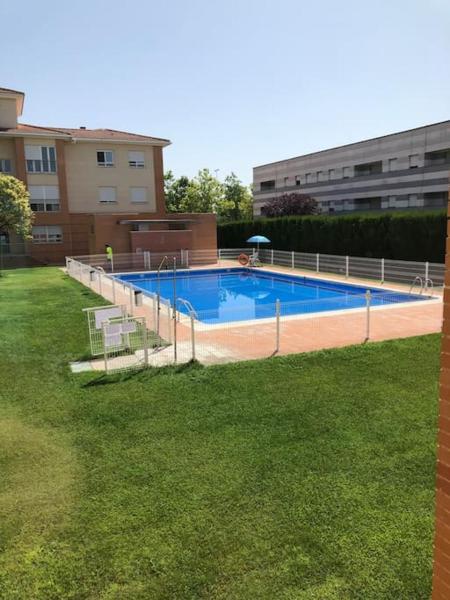 Vut El Parque -Con Piscina En Verano - Aparcamiento En Calle Y Parking Gratis En El Centro - Ciudad Real