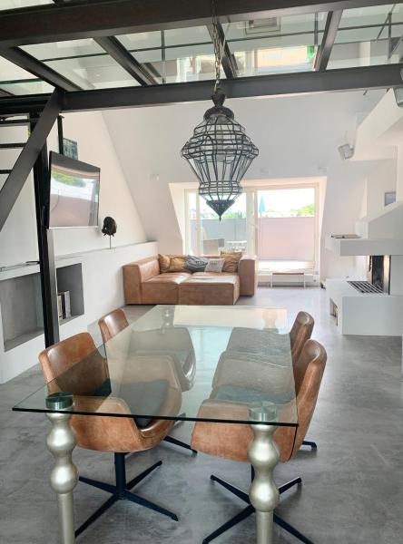 Schöne Dachgeschoss-maisonette Wohnung - Dachau
