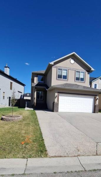 Spacious Comfortable Air-conditioned. Near Airport! - Calgary