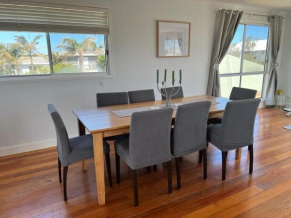 Sinclair Surfside Stay - Rhyll