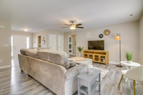 Cozy North Carolina Abode - Minutes From Downtown! - Belmont, NC