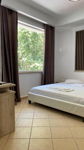 Emerald Suites - Greece