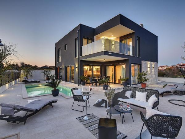 Holiday Home In Rovinj With Pool And Sauna - Rovinj