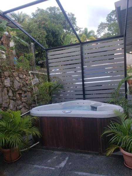 Francis Nook Bourg Mulatresse Room - Trinidad and Tobago