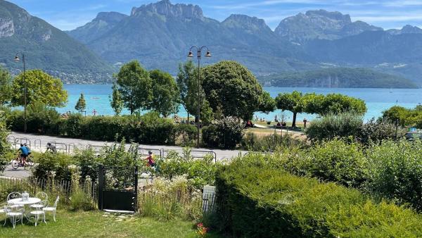 Le Chalet De La Plage - Lake Annecy