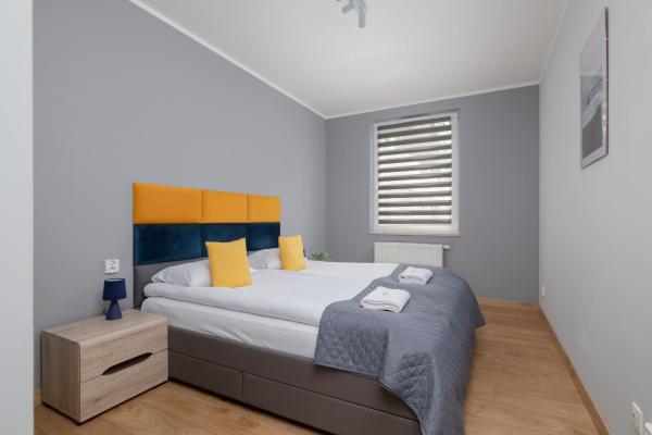 Osiedle Avia Family Apartment In Kraków With Balcony By Noclegi Renters - Krakow