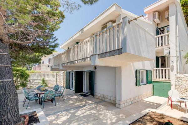 Above The Sea - Brela