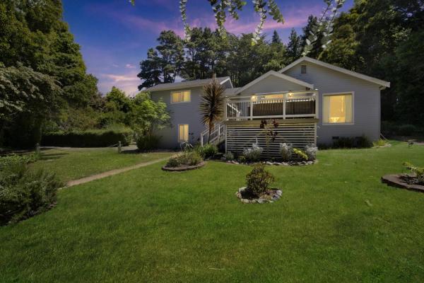 Charming Pet Friendly Coastal Getaway Home