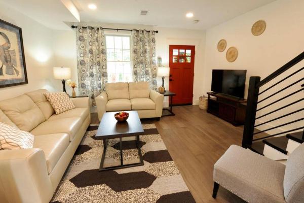 Cherry Blossom Townhouse, Easy Dc Access - Washington D.C., DC