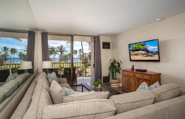 Sunny And Soothing Oceanfront Vistas - Maui, HI