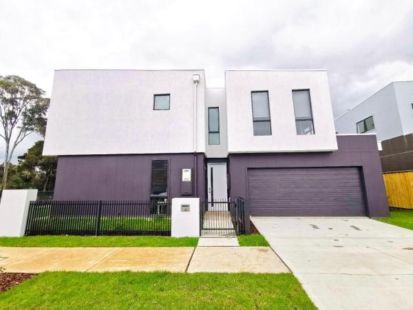 Austral Brand New Modern 4 Br Home - Saint Andrews