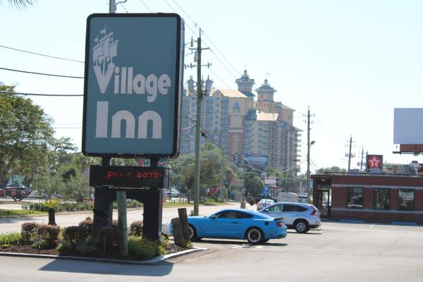 Village Inn Destin - Destin, FL