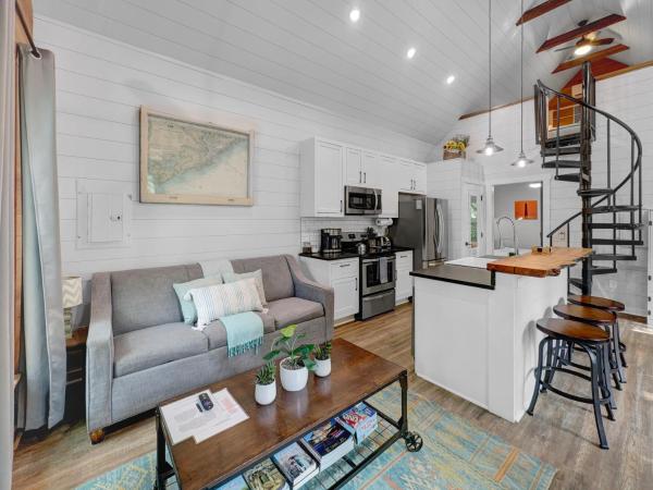 Cozy Island Cottage - Mount Pleasant, SC