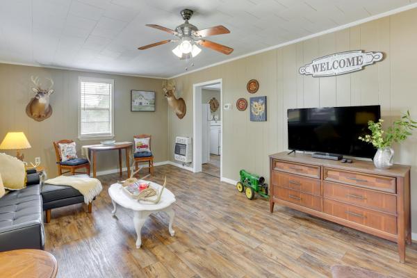 2 Mi To Lake Lineville Farmhouse With Fire Pit - Alabama