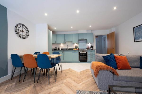 The Chaucer - Modern 3 Bed Home With Parking Close To City Centre - Canterbury