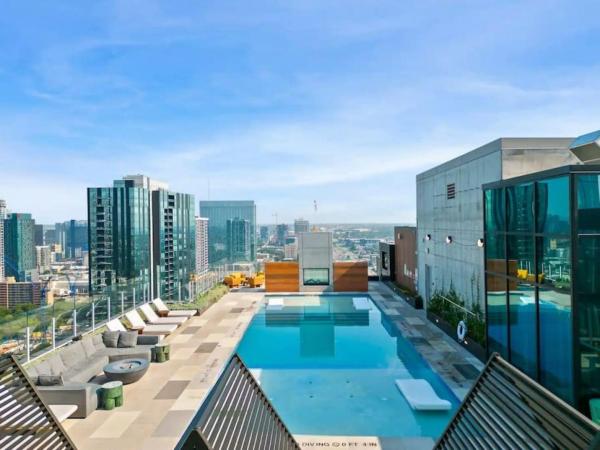 New 1br Scenic Retreat With Rooftop Pool On Rainey St - Town Lake, Austin
