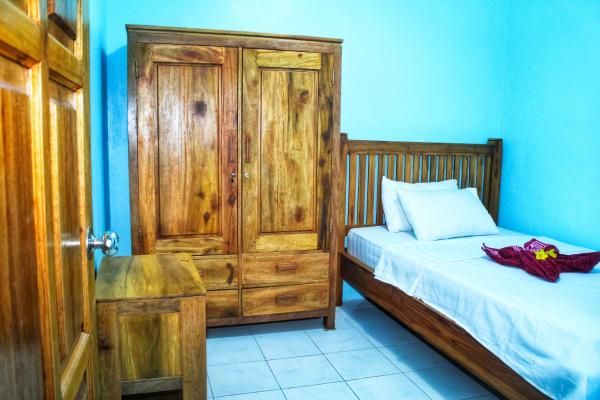 Kj Purple House Senggigi - Mataram
