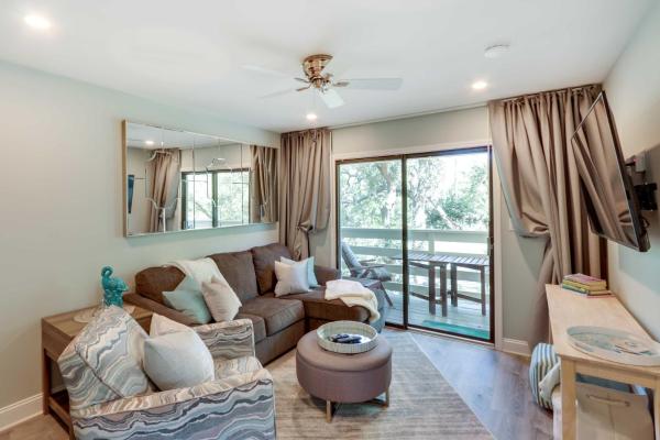 Half-mi To Folly Field Beach Hilton Head Condo - サウス・カロライナ州