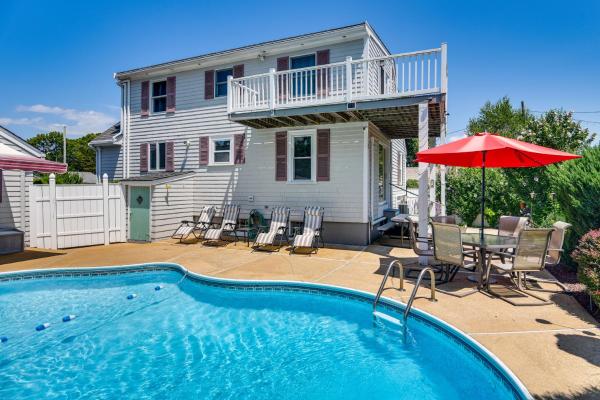 3 Mi To Dtwn & Beach! Bristol Home W/ Patio - Bristol, RI