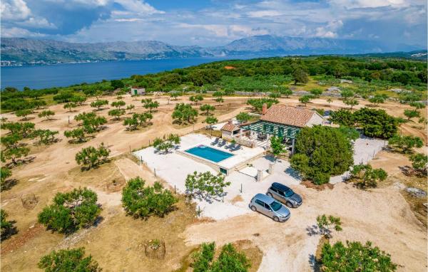 Lovely Home In Pucisca - Praznica - Omiš