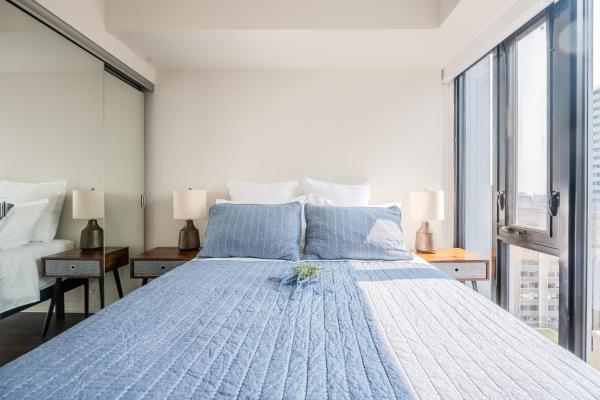 Traveller Home In Centre Toronto - Victoria University