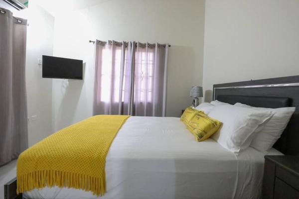 Osmax Oasis, 2 Bd And 2 Ba, Gated, Near Puerto Seco Beach - Jamaica