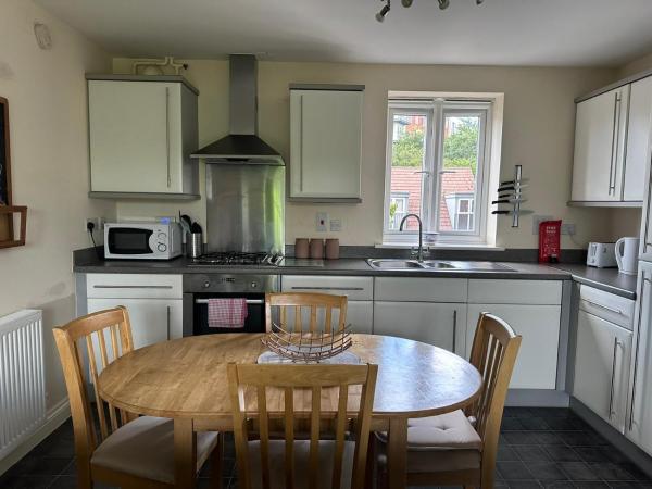 Cosy 2 Bedrooms 2 Bathrooms - Basingstoke