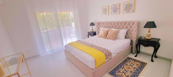 Seaside Sunflower - Almancil