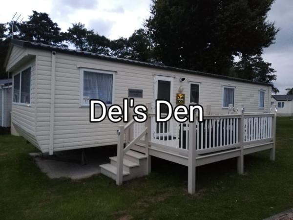 Del's Den Lakeside Weeley Bridge - Clacton-on-Sea