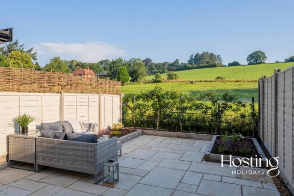Bramble Cottage - Views & Parking - 6 Guests - Berkshire