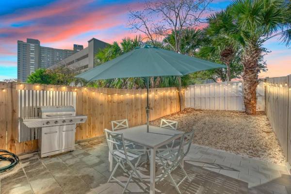 Absolute Beach - Seasonal Hot Tub, Bbq, 700 Feet To Beach, Central Pcb, Free Daily Activities, & More! - Panama City Beach, FL
