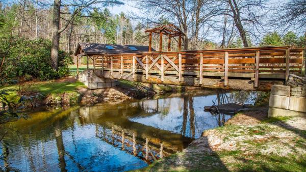 Relaxing Stay! 3 Spacious Units Minutes From Ski Sapphire Valley, Free Parking - Highlands, NC