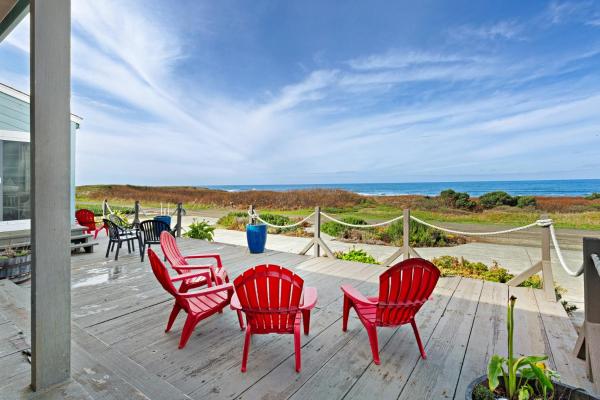 Oceanfront Home-beach Access Guest House Hot Tub - Fort Bragg, CA