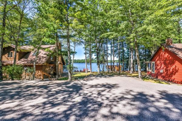 The Loons Nest & The Nut House - Eagle River, WI