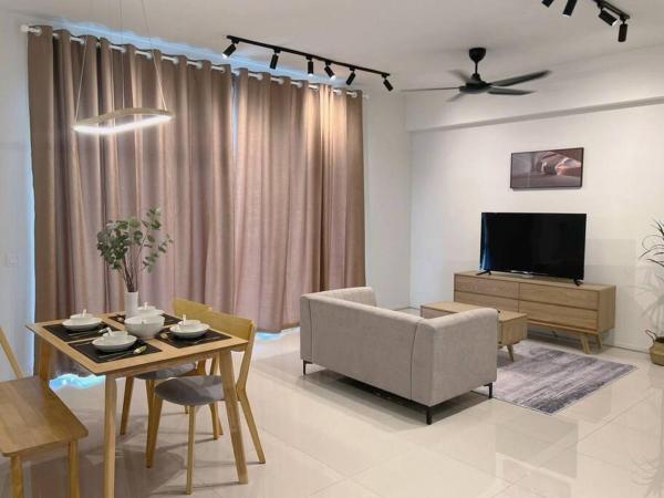 Spacious Verdi Eco-dominium Cyberjaya 3br @ Near Klia & Klia 2 With Nice View - Cyberjaya