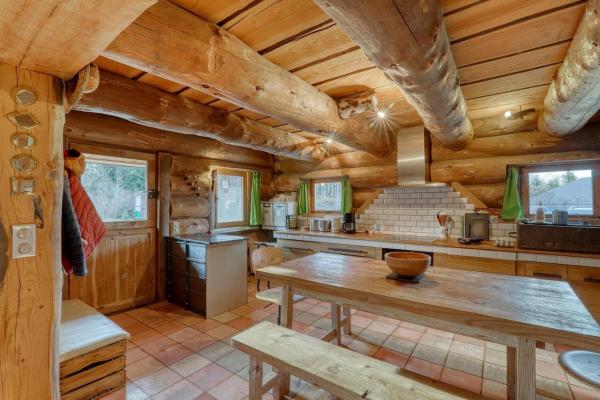 Chalet Au Bord D'un éTang Privé, Massif Du Sancy - Picherande