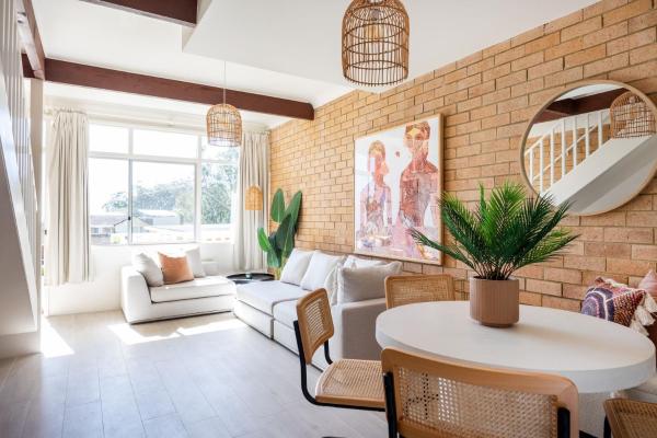 Miss Molly - Mollymook