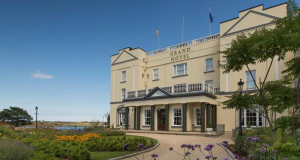 Grand Hotel - Swords