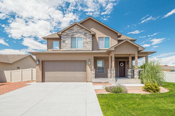 Hawk 5 Modern 2 Story Home - Fruita