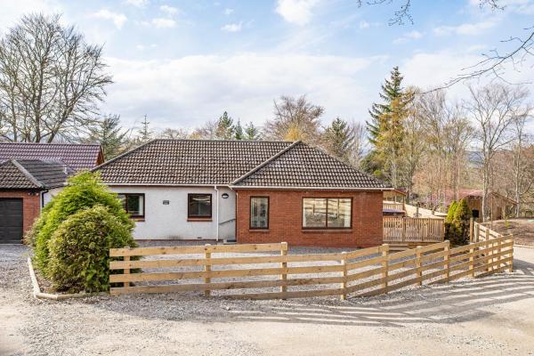 Breckland House With Hot Tub - Beauly