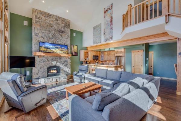 1039- Stunning 4bd 4ba Townhome Close To The Slopes - Steamboat Springs