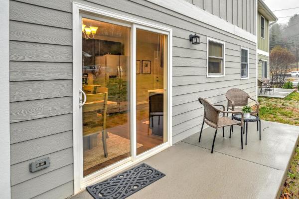 Accessible To Asheville City Center Townhome 2 - Asheville, NC