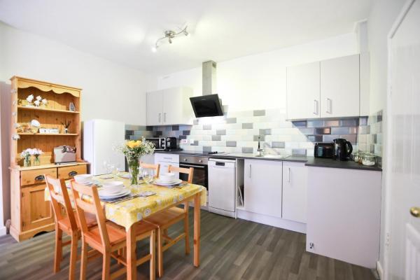 Woodside Ash Hot Tub & Pool (Sleeps 4-6) - Barnstaple